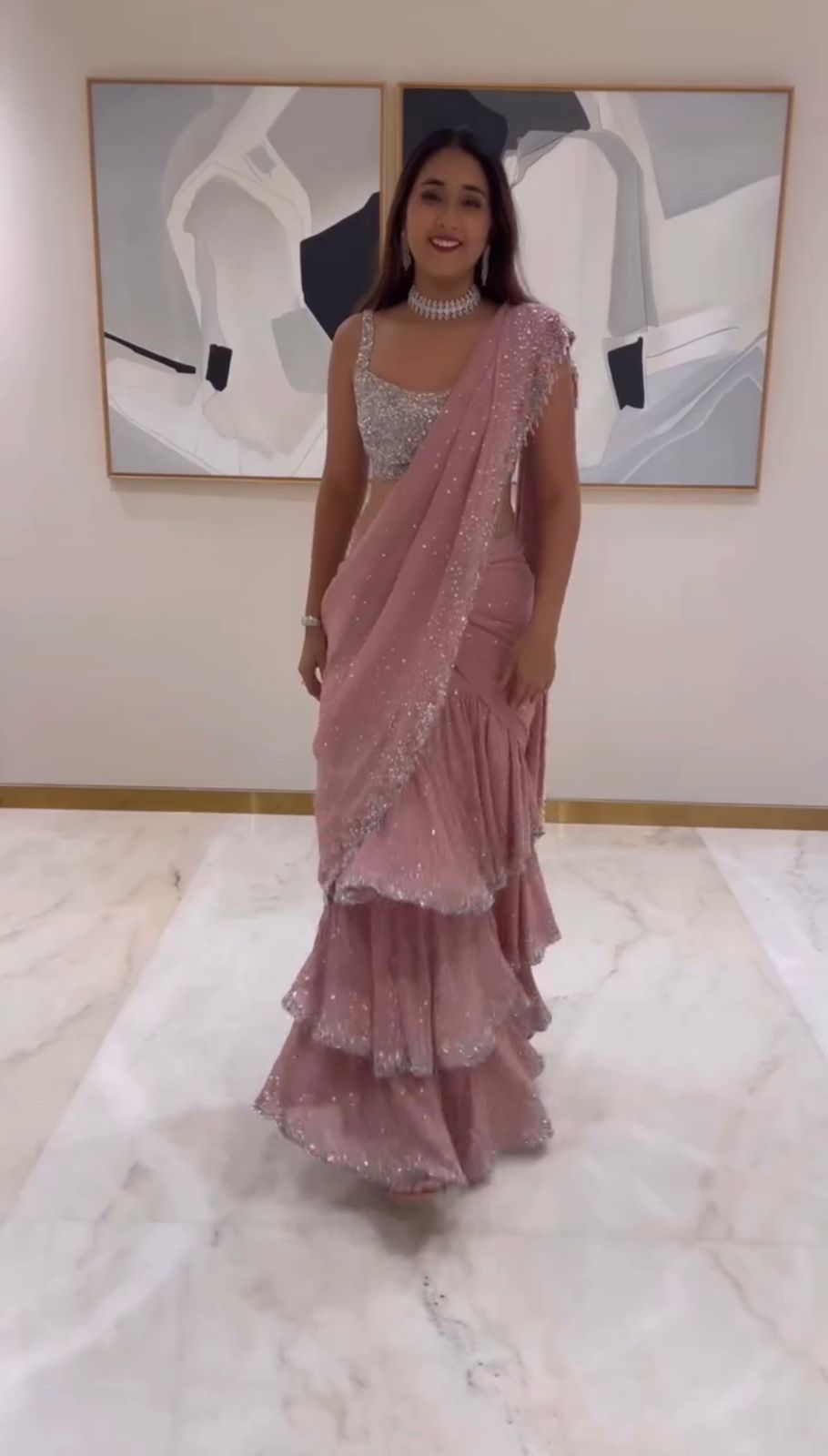 AADVIKA – THE EPITOME OF LUXURY & GRACE BY SAREEWALA – Sareewala